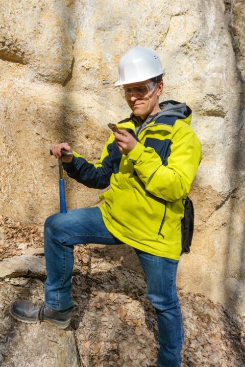 Expert Soil Sampling Services for Mineral Exploration | Rangefront